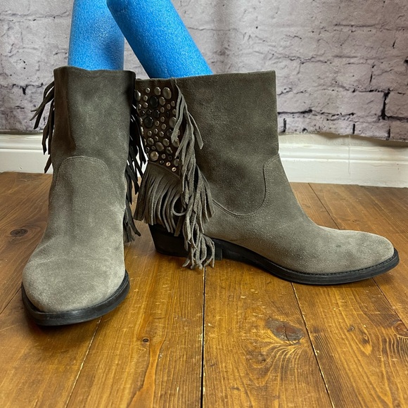 Reba | Shoes | Reba Short Ankle Boots With Fringe Details Dark Taupe ...